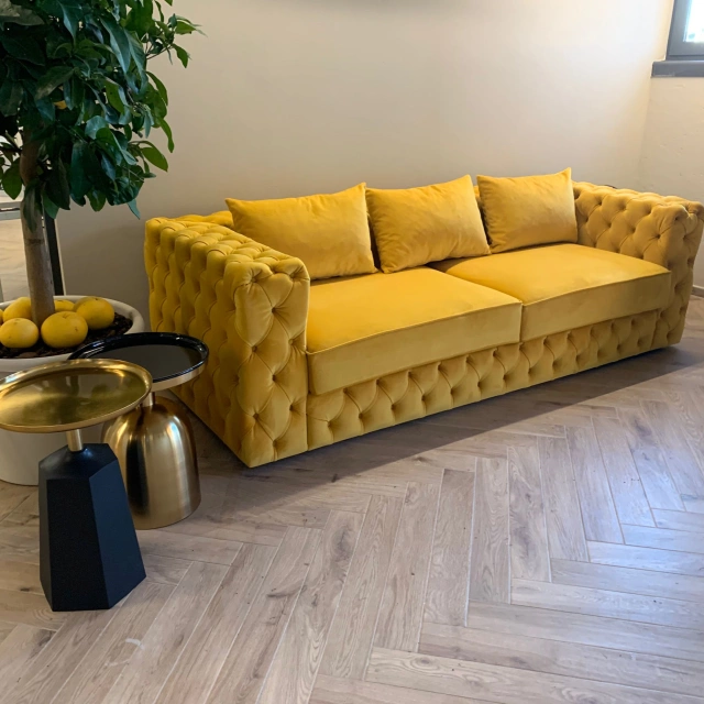 CHESTERFIELD SQUARED SOFA